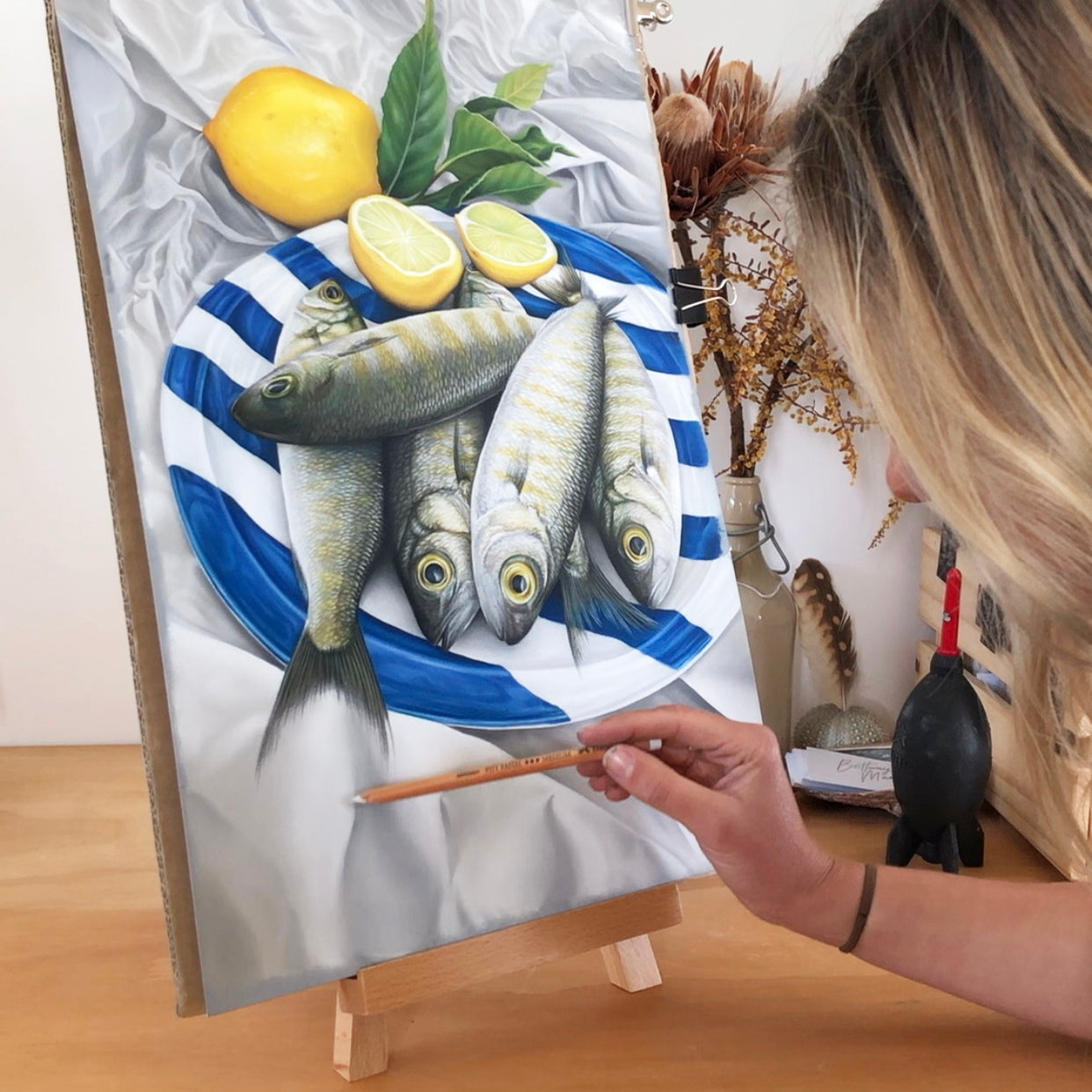 Tommy Ruff Still Life Artwork – Brittany March